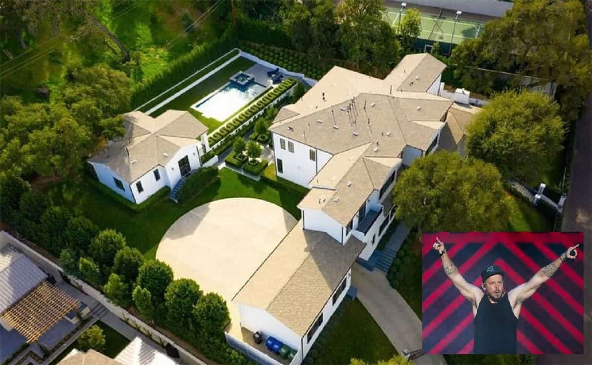 Resident" singer's mansion for sale for $6.7 million